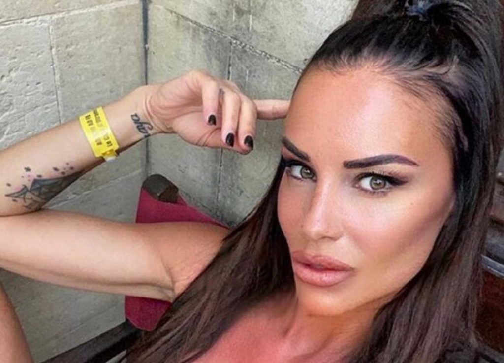 Antonella Mosetti, la nuova vita dopo la svolta OnlyFans: 'Cosa mi hanno chiesto per 50mila euro ...