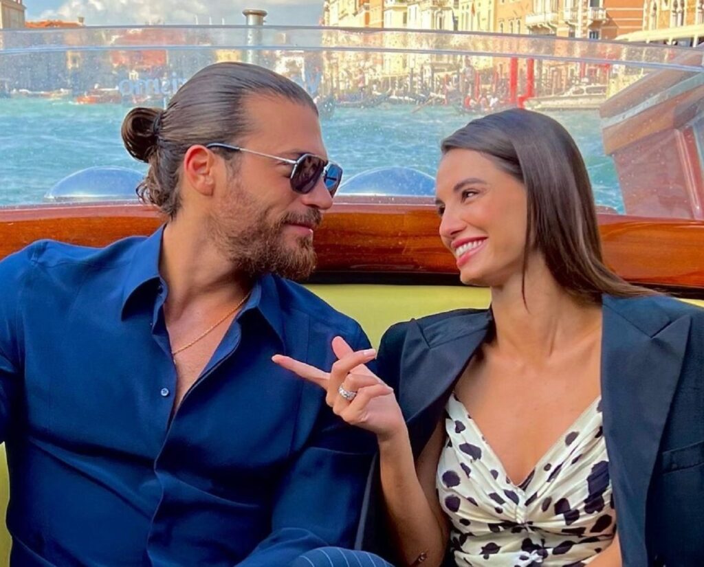 Can Yaman e Francesca Chillemi, l'imbarazzante richiesta dei fan a ... Can Yaman e Francesca Chillemi, l'imbarazzante richiesta dei fan a ...