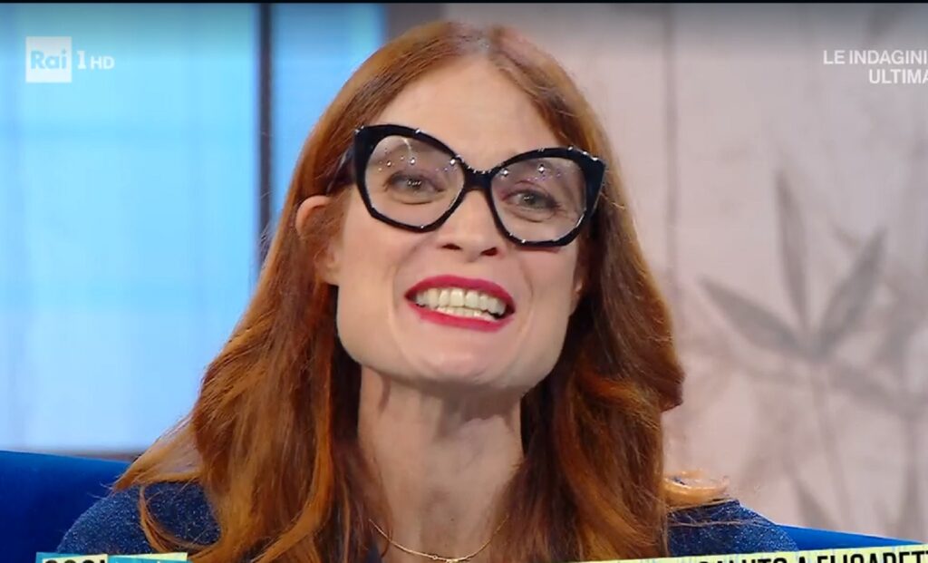 Jane Alexander 'demolisce' Carlo III a Oggi è un altro giorno (VIDEO ...