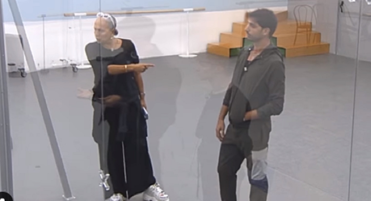 Amici, Raimondo Todaro lancia l'acqua su Alessandra Celentano davanti ...