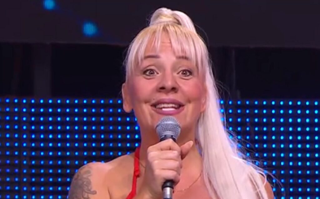 Chi è Elena Dimitrova, show della prorompente estetista a Ciao Darwin ...